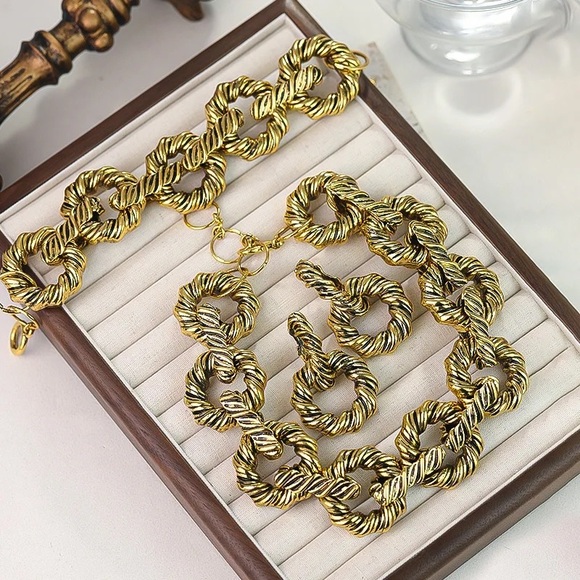 Zara | Jewelry | Zara Dopamine Chain Limited Edition Bracelet | Poshmark